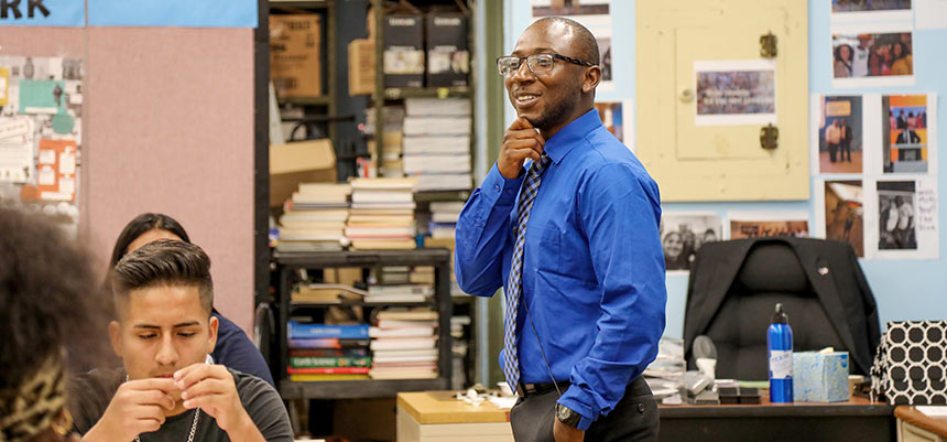 Bronx teacher of immigrant students named New York’s 2019 Teacher of the Year